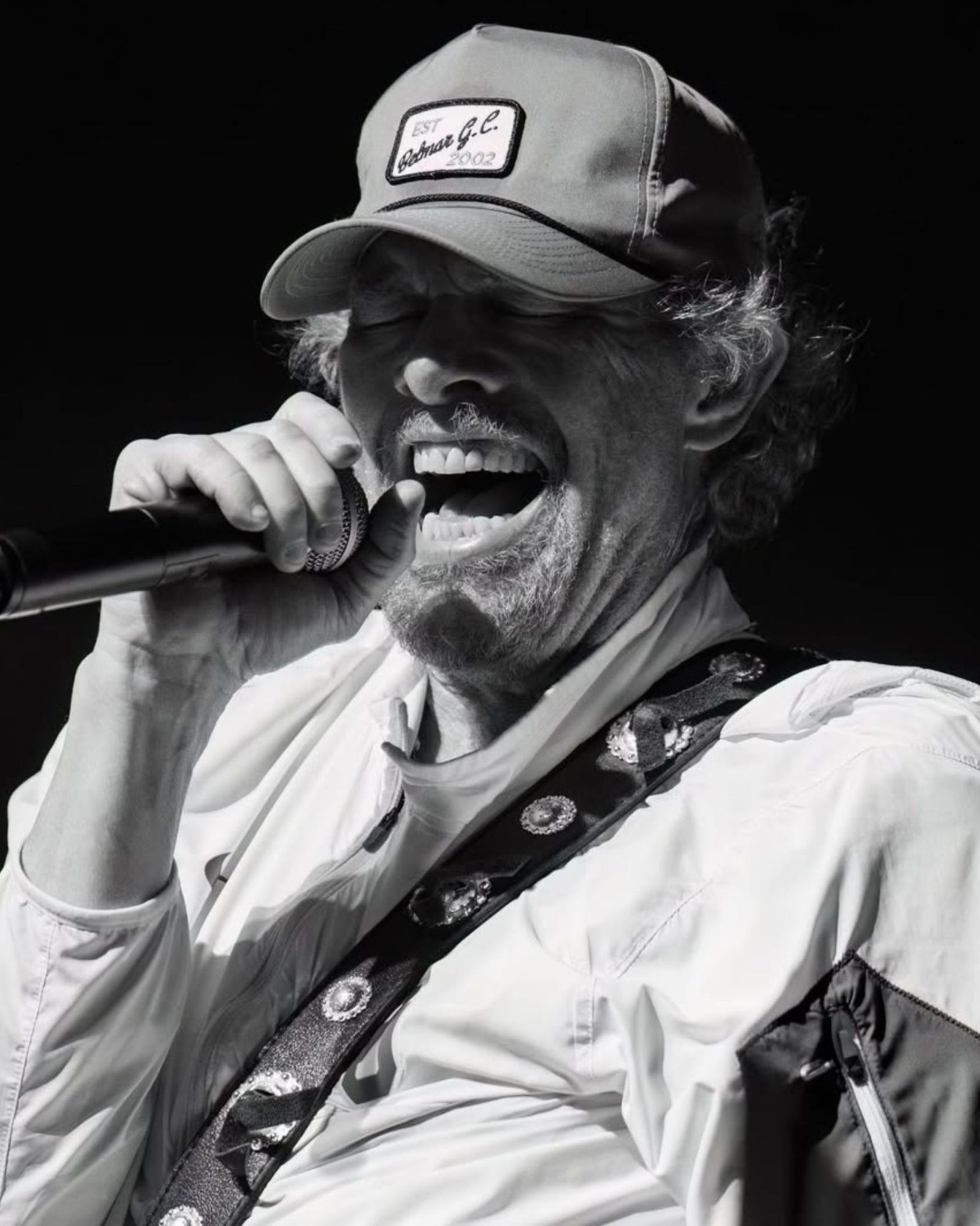 “The Song Toby Keith Never Wanted to Sing – But Had To” They say legends don’t break. But when ...